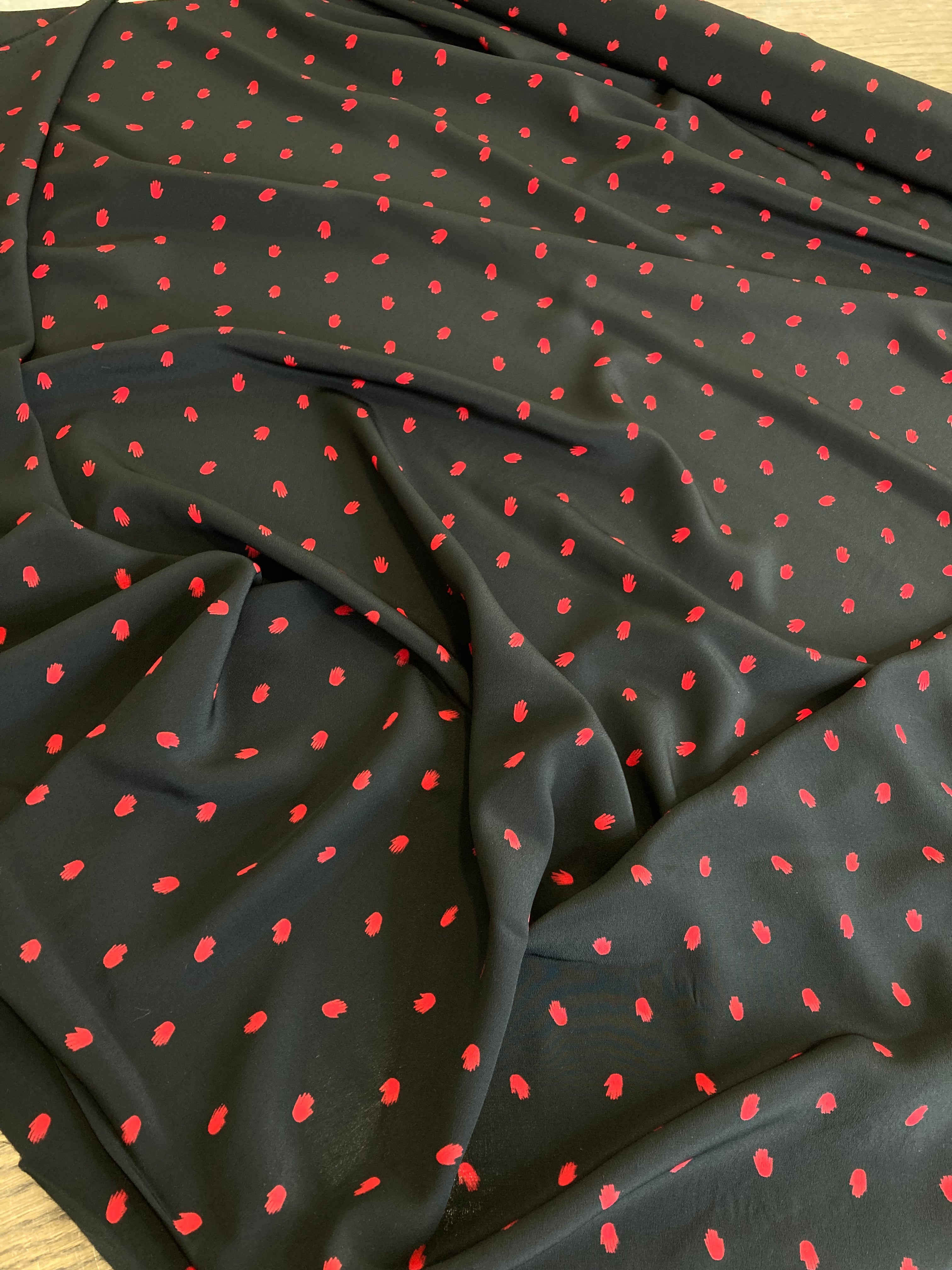 Seta crepe nera : 45€/m – Tessuti Uno